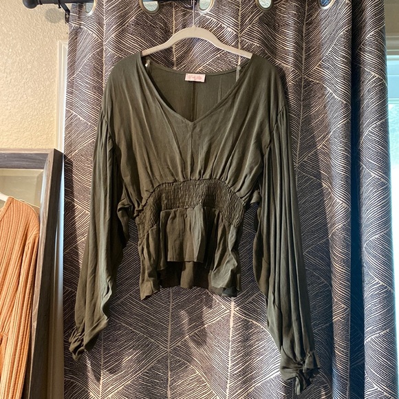 Tops | Nwot Pink Lily Top | Poshmark